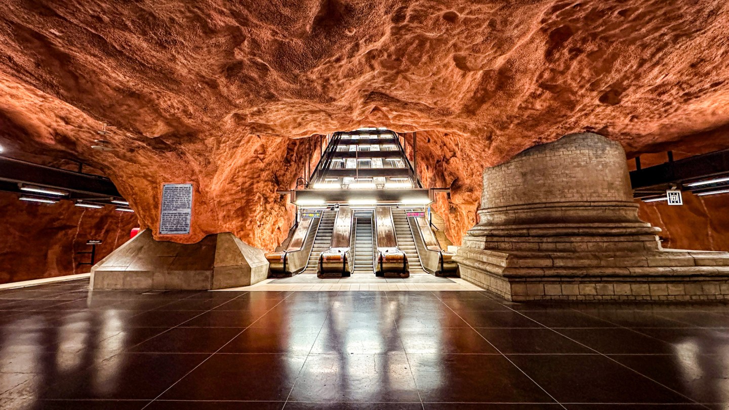 Stockholm: top 8 most beautiful metro stations – Strafari
